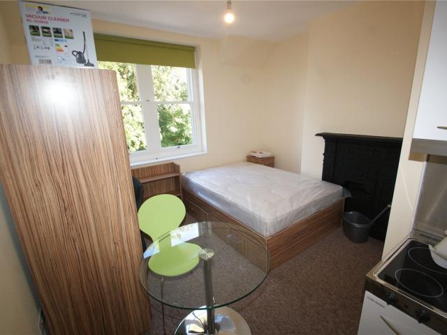 Room at Elmdale Road, Bristol