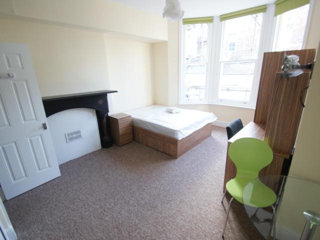 Room at Elmdale Road, Bristol
