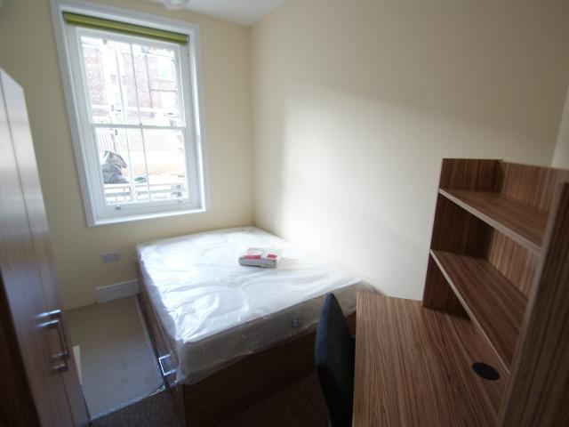 Room at Elmdale Road, Bristol