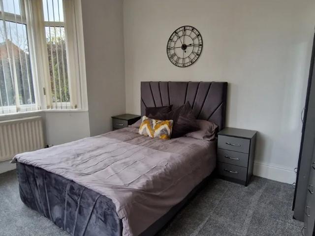 Room at Elmfield Road, Doncaster