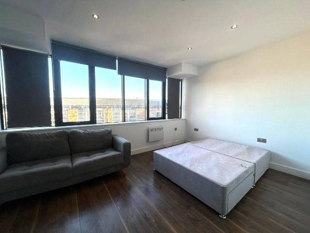Room at Elmgrove Road, Greater London