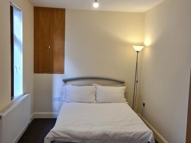 Room at Elmhurst Road, Slough