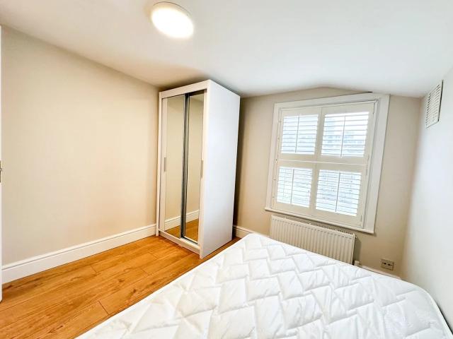 Room at Elswick Road, Greater London