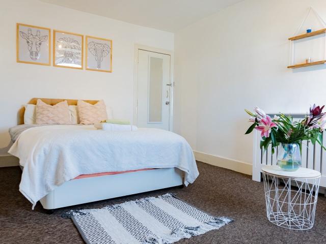 Room at Elphinstone Road, Portsmouth