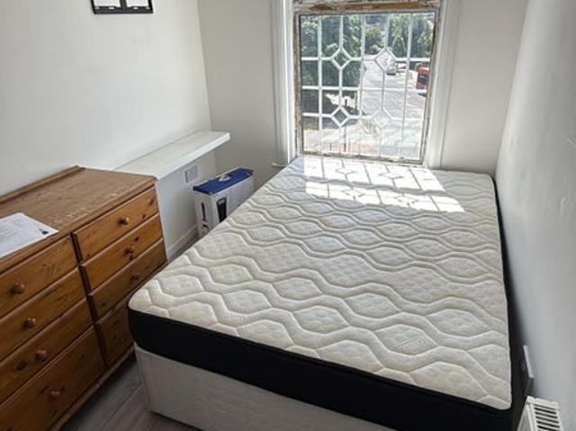Room at Eltham High Street, Greater London