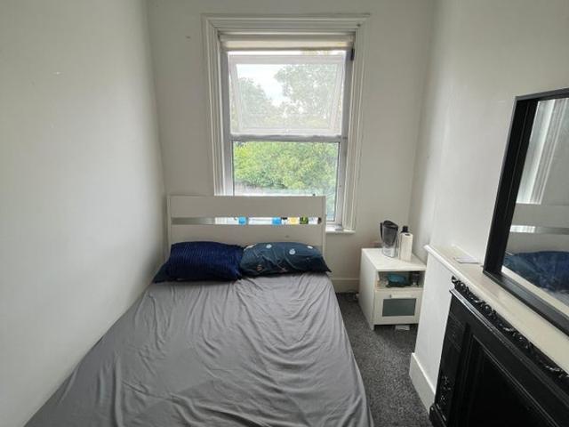 Room at Eltham High Street, Greater London