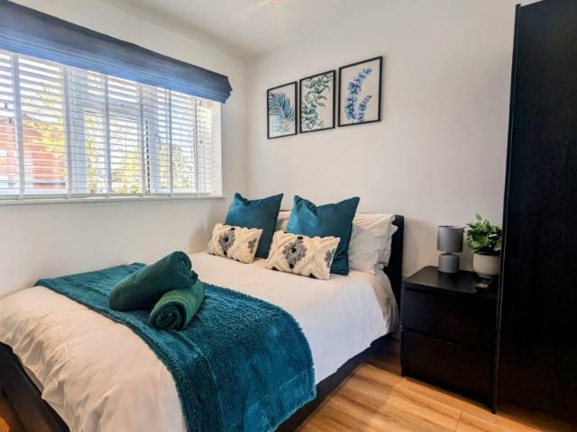Room at Emmott Drive, Royal Leamington Spa