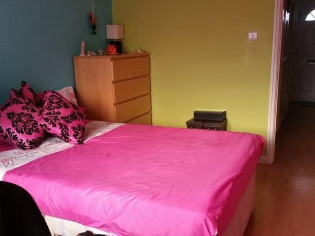 Room at Empress Avenue, Greater London