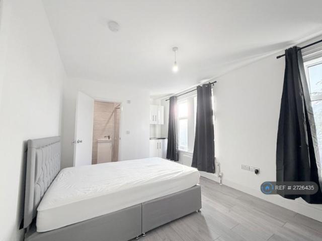 Room at English Road, Southampton