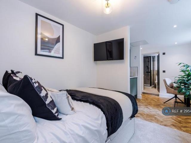 Room at Enderley Street, Newcastle under Lyme