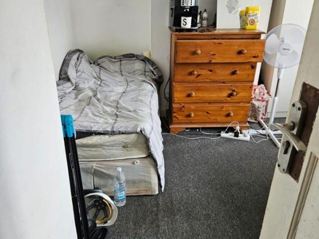 Room at Endersleigh Gardens, Greater London
