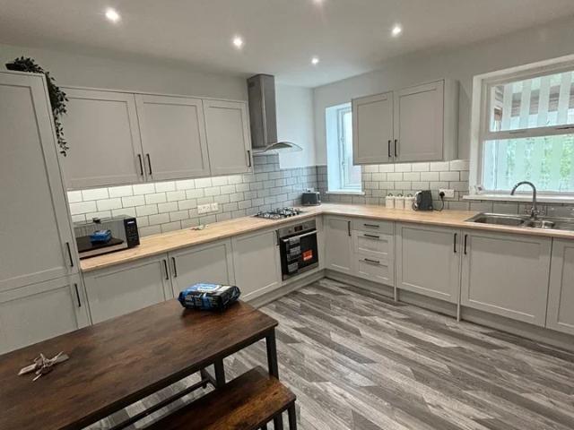 Room at Endike Lane, Hull