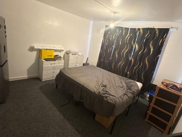 Room at Endymion Road, Greater London