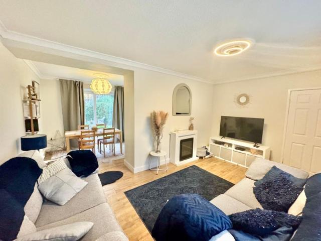 Room at Enford Avenue, Manchester