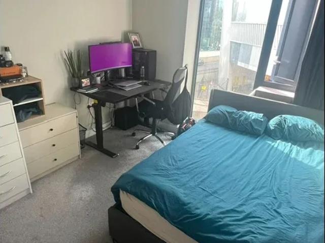 Room at Enfield Road, Greater London