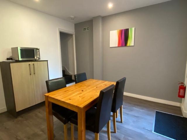 Room at Epsom Road, Leicester