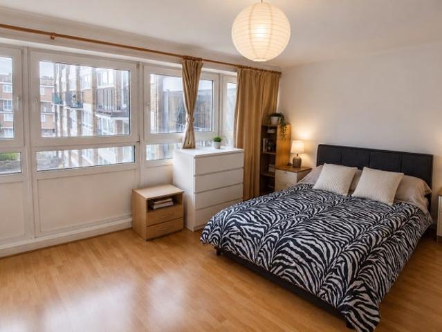 Room at Eric Street, Greater London