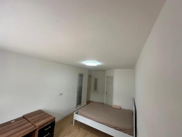 Room at Erith Road, Leicester