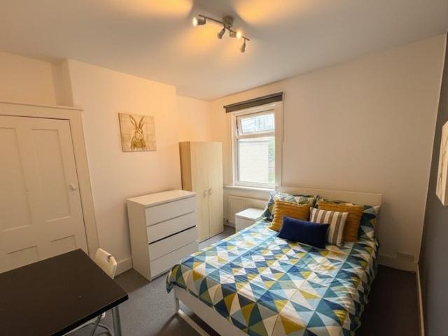 Room at Ermine Road, Greater London
