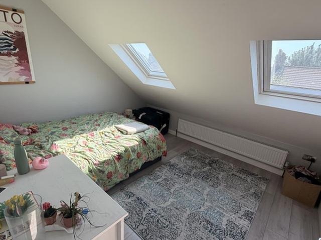 Room at Ernald Avenue, Greater London