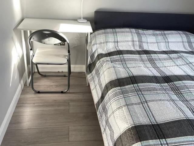 Room at Ernald Avenue, Greater London