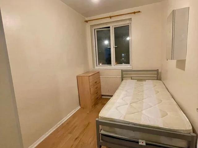 Room at Ernest Street, Greater London