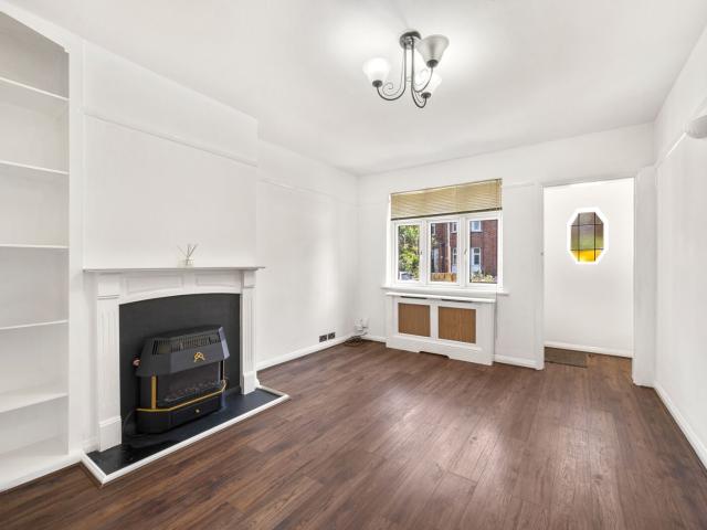 Room at Errol Gardens, Greater London