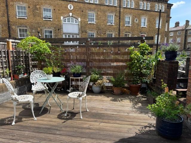 Room at Essex Road, Greater London