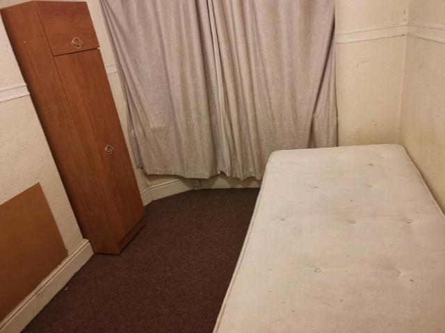 Room at Essex Street, Middlesbrough