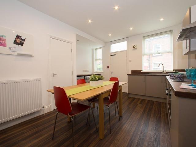 Room at Estcourt Avenue, Leeds