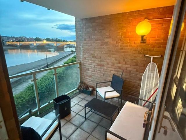 Room at Fulham Bridge, Greater London