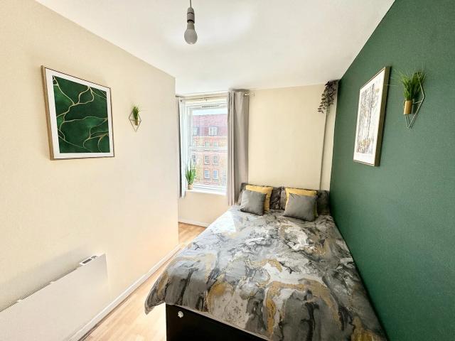 Room at Fulham Court, Greater London