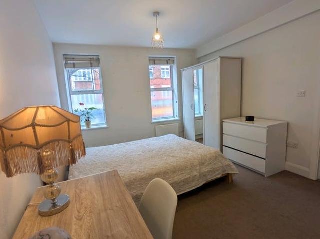 Room at Fulham High Street, Greater London