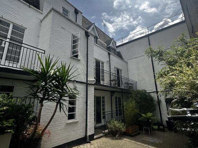 Room at Fullwood's Mews, Greater London