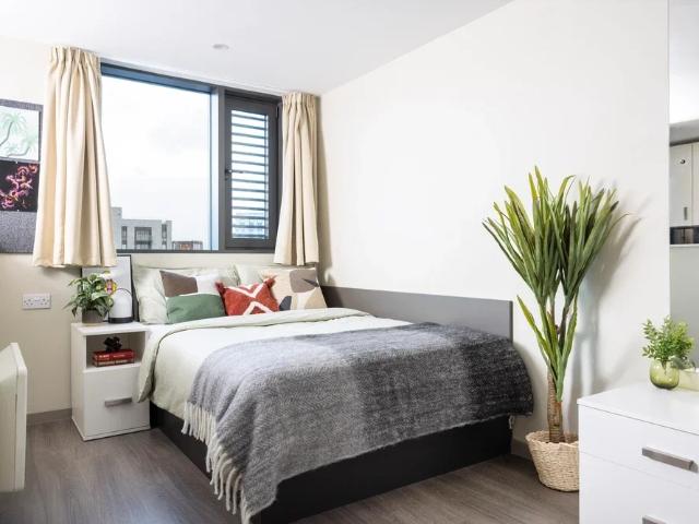 Room at Fulton Road, Greater London