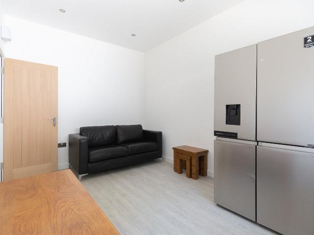 Room at Fulwich Road, Dartford
