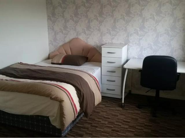 Room at Furze Gardens, Nottingham
