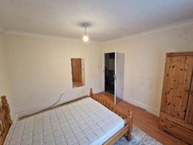 Room at Fairway Gardens, Greater London