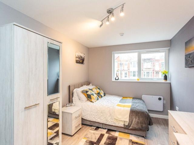 Room at Fairway Road, Blackpool