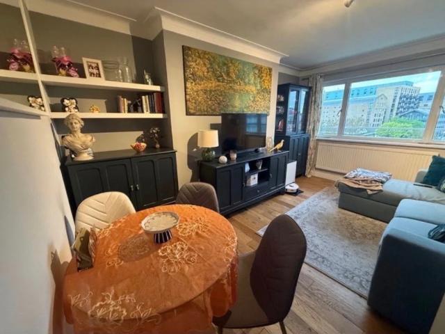 Room at Fairfield Street, Greater London