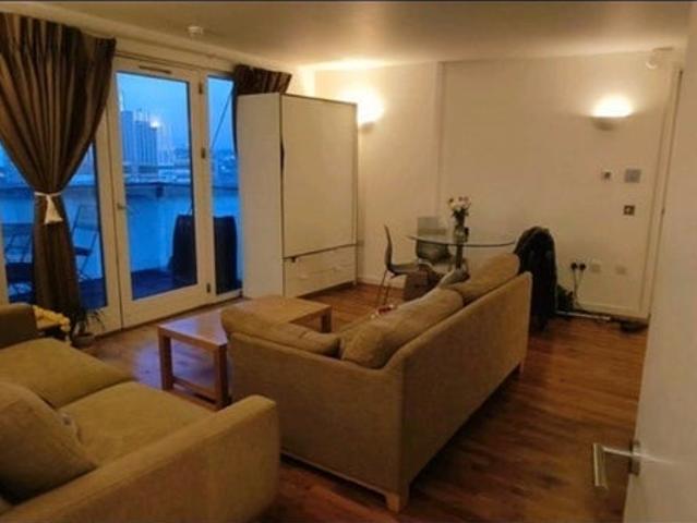 Room at Fairmont Avenue, Greater London