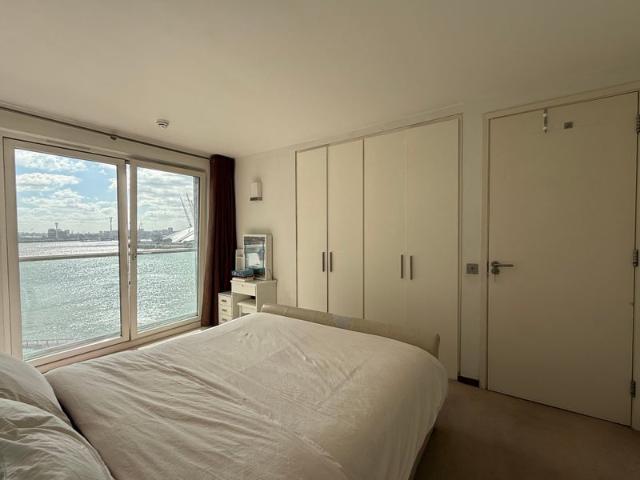 Room at Fairmont Avenue, Greater London
