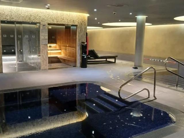 Room at Fairmont Avenue, Greater London