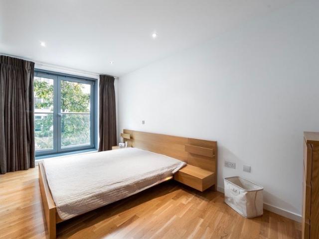 Room at Fairmont Avenue, Greater London