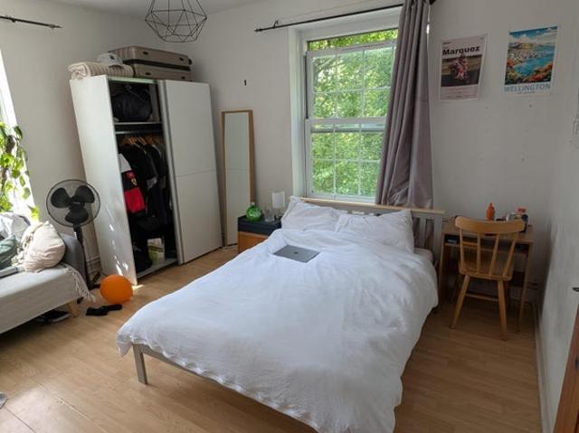 Room at Falmouth Road, Greater London