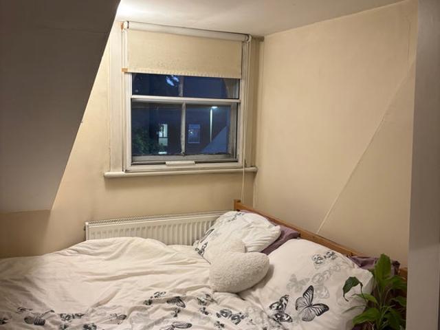 Room at Falcon Grove, Greater London
