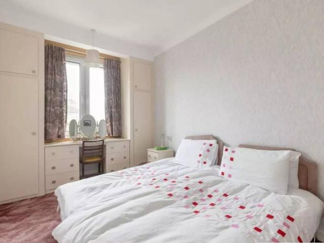 Room at Falcon Road, City of Edinburgh