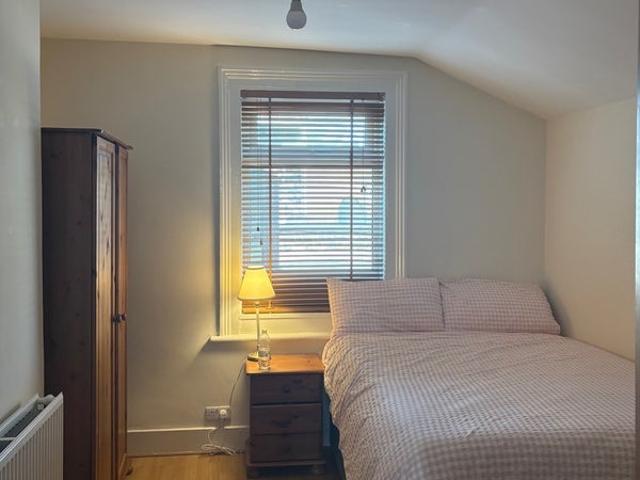 Room at Falcon Road, Greater London
