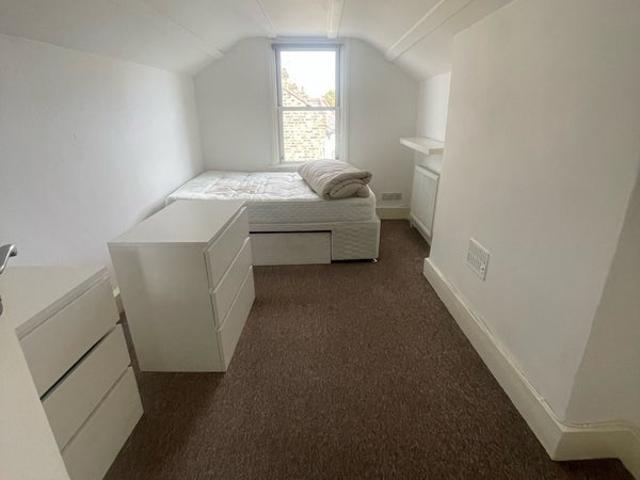 Room at Falcon Road, Greater London