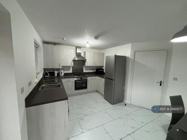 Room at Fallow Road, Rothwell